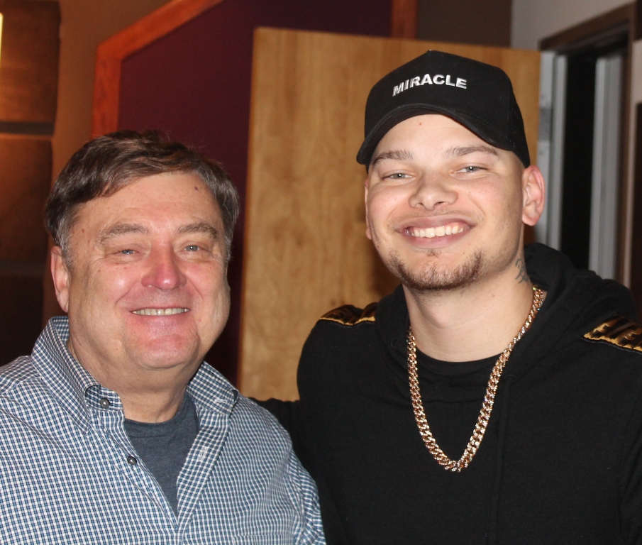 Kane Brown Co-Hosts 2/19-20 - Country Countdown USA : Country Countdown USA