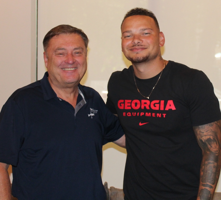 Kane Brown Co-Hosts 8/6-7 - Country Countdown USA : Country Countdown USA
